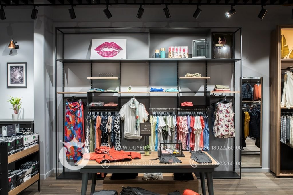 Custom clothes rack with shelves - Clothing store display stand supplier